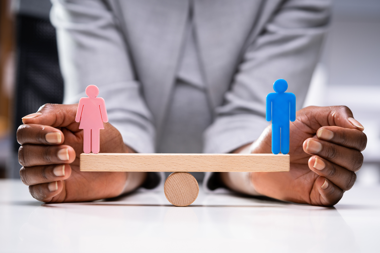 Isonomia Salarial: O Pilar de Igualdade no Ambiente de Trabalho - VGRA ...